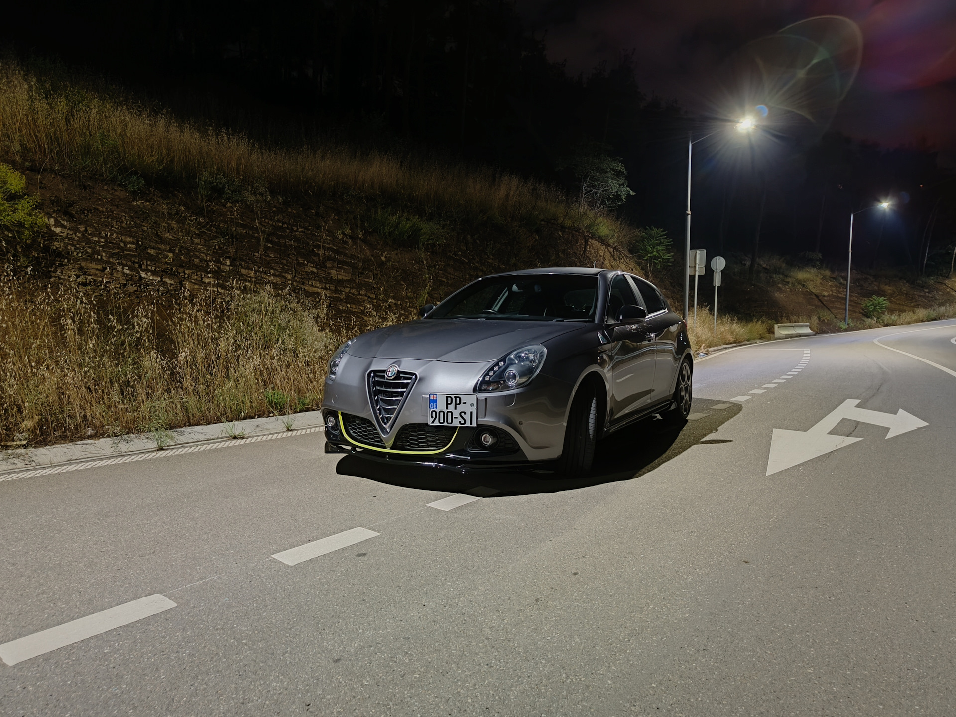 Night rest with new look🍀😍 — Alfa Romeo Giulietta (940), 1,8 л, 2015 ...