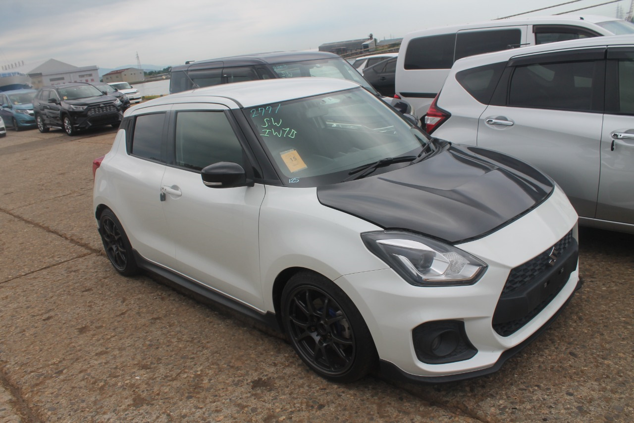 Фото из порта — Suzuki Swift (4G), 1,4 л., 2019 года | фотография | DRIVE2