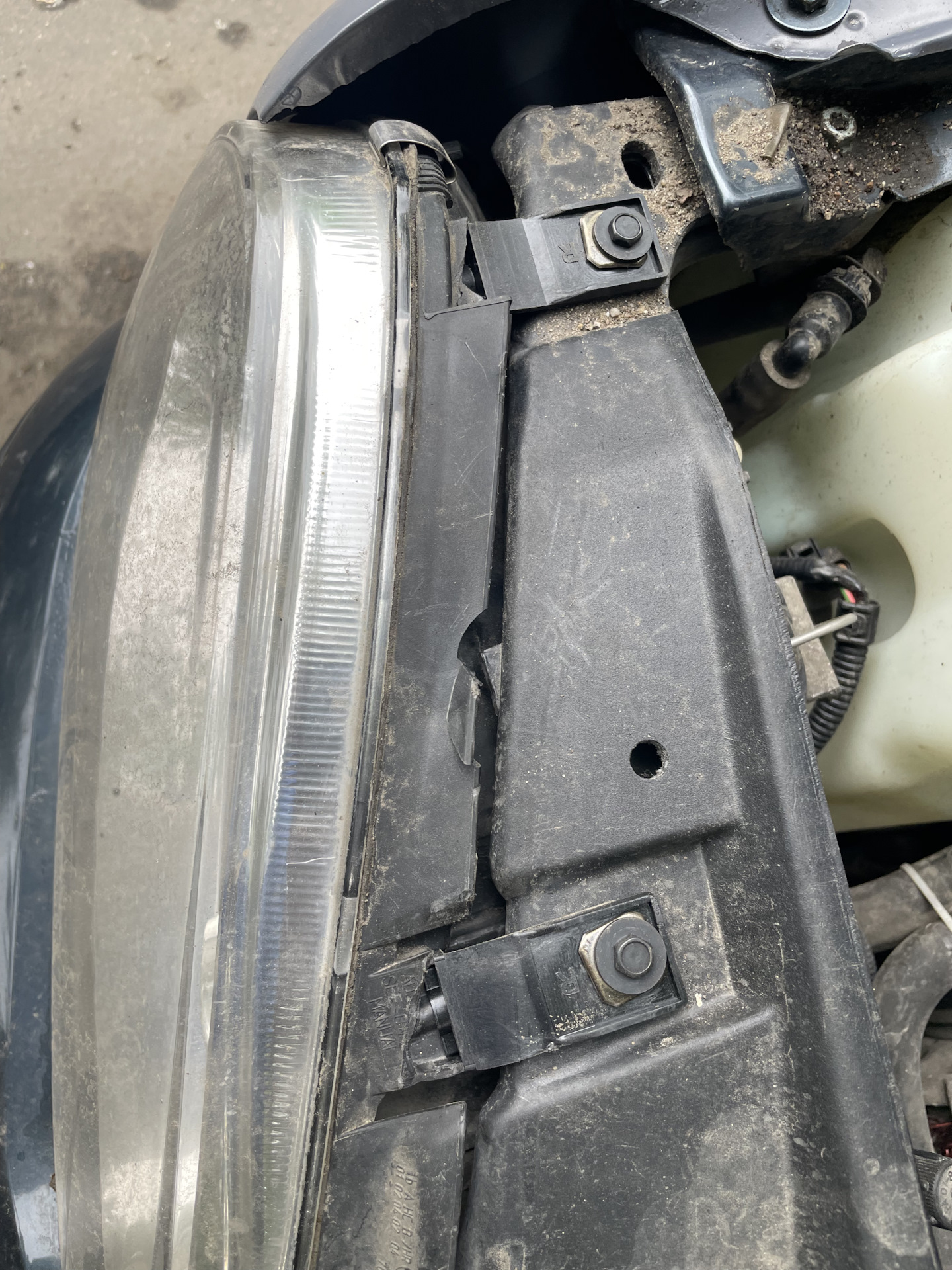 Ремонтные комплекты крепления фар — Volkswagen Golf Mk4, 1,6 л, 2001 ...