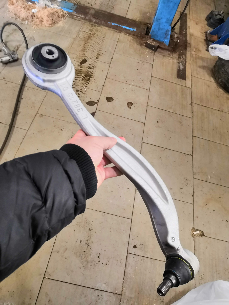 Замена левого верхнего рычага (кривого) — Mercedes-Benz GLK-Class (X204 ...