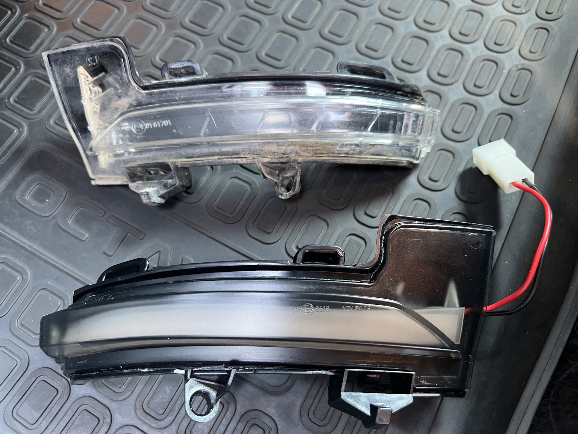 Установка Ali указателей поворота наружных зеркал — Skoda Octavia A7 ...