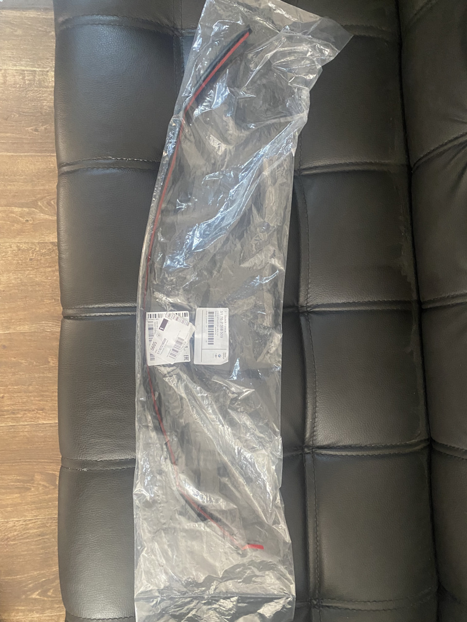 51767318509 Уплотнитель центральной стойки Л Нж BMW | Запчасти на DRIVE2