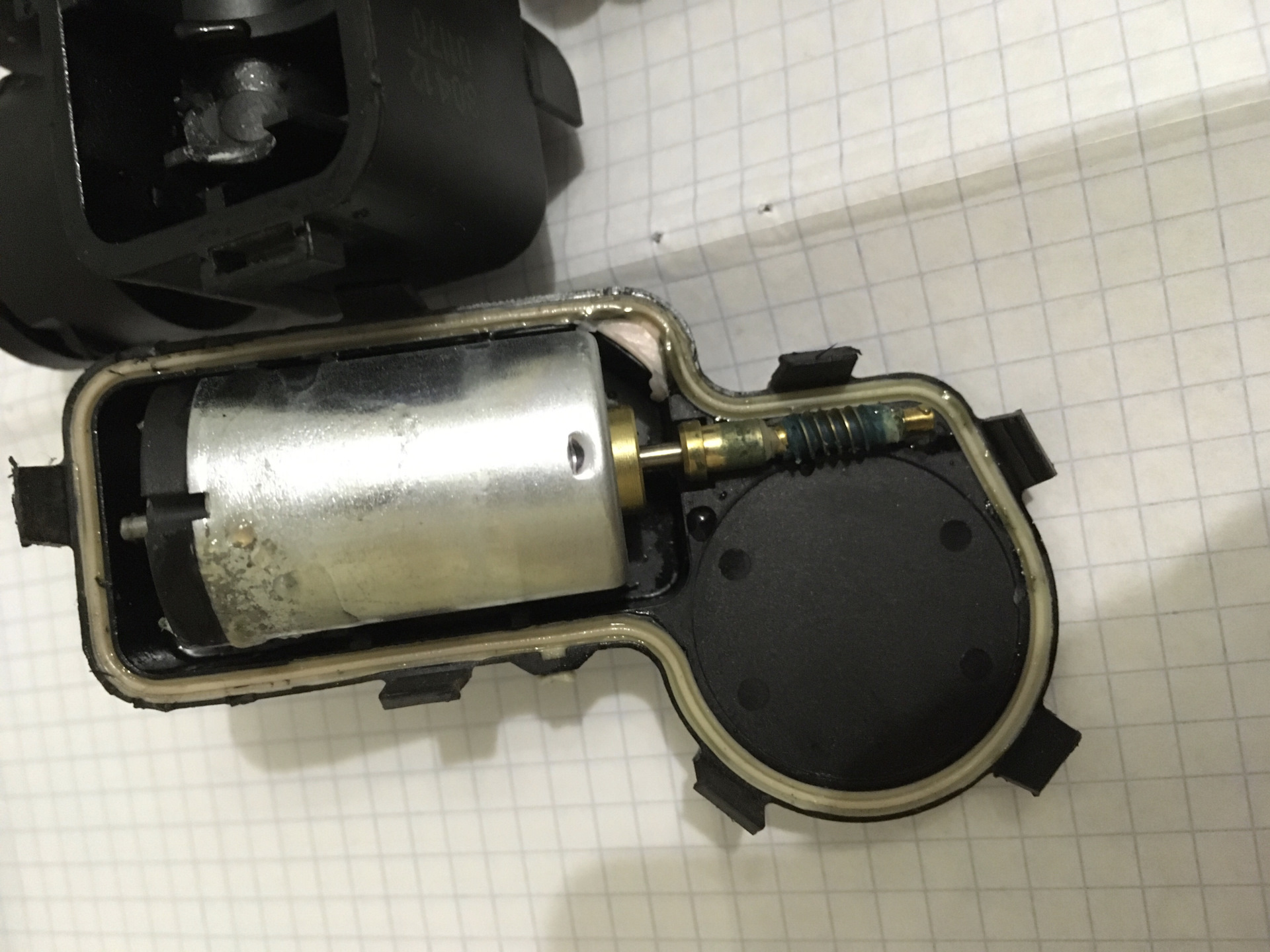 Климат сзади летом дует горячим, кран печки W219 W211 — Mercedes-Benz ...