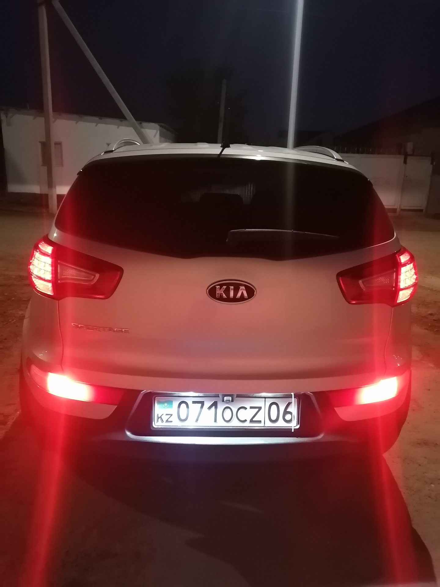 Оказывается есть задние противотуманки — KIA Sportage (3G), 2 л., 2012 ...