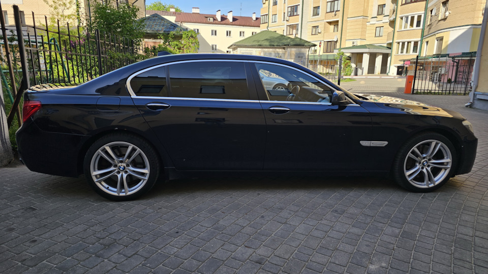 BMW 7 series (F01/02) 6.0 бензиновый 2009 | 760Li на DRIVE2