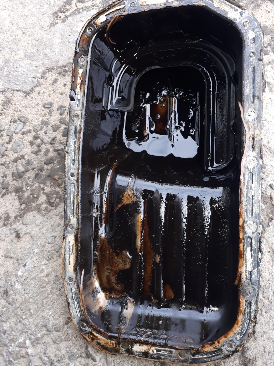 Вспучилась краска поддона . — Hyundai Accent (2G), 1,5 л, 2008 года ...