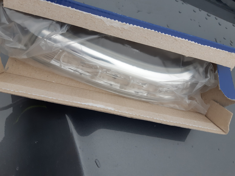 Замена повторителя поворота. Правый. 876233J000 — Hyundai Santa Fe (2G ...