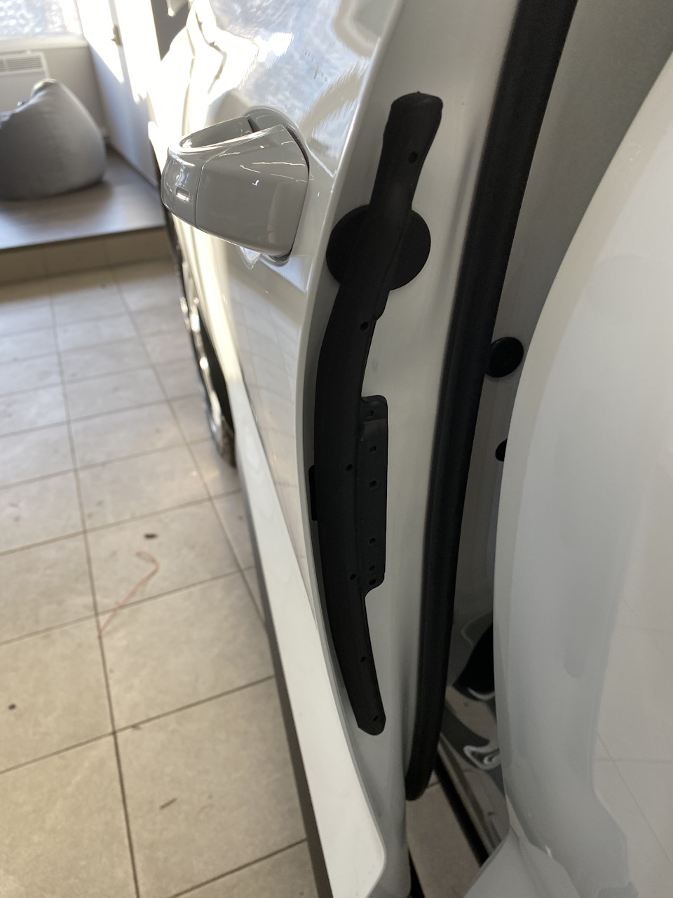 Установка защитных кромок на двери — Skoda Kodiaq (1G), 2 л, 2018 года ...