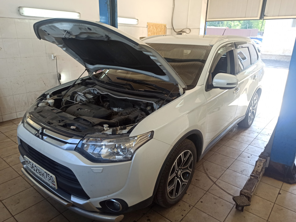 Замена масла в двигателе, обнаружение и устранение — Mitsubishi ...