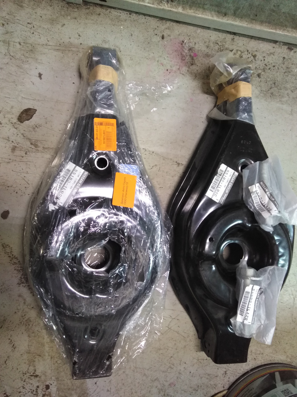 Оригинальные задние подпружинные рычаги и эксцентриковые болты для ...