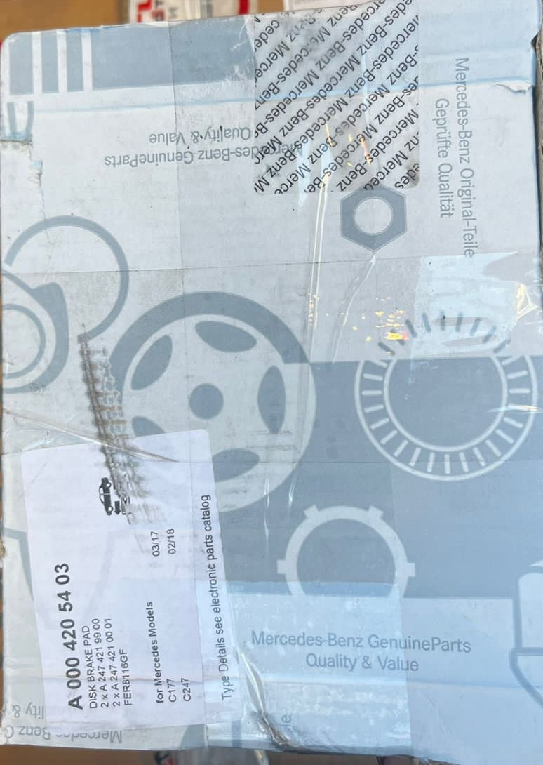 Замена передних тормозных дисков и колодок — Mercedes-Benz CLA (C118 ...