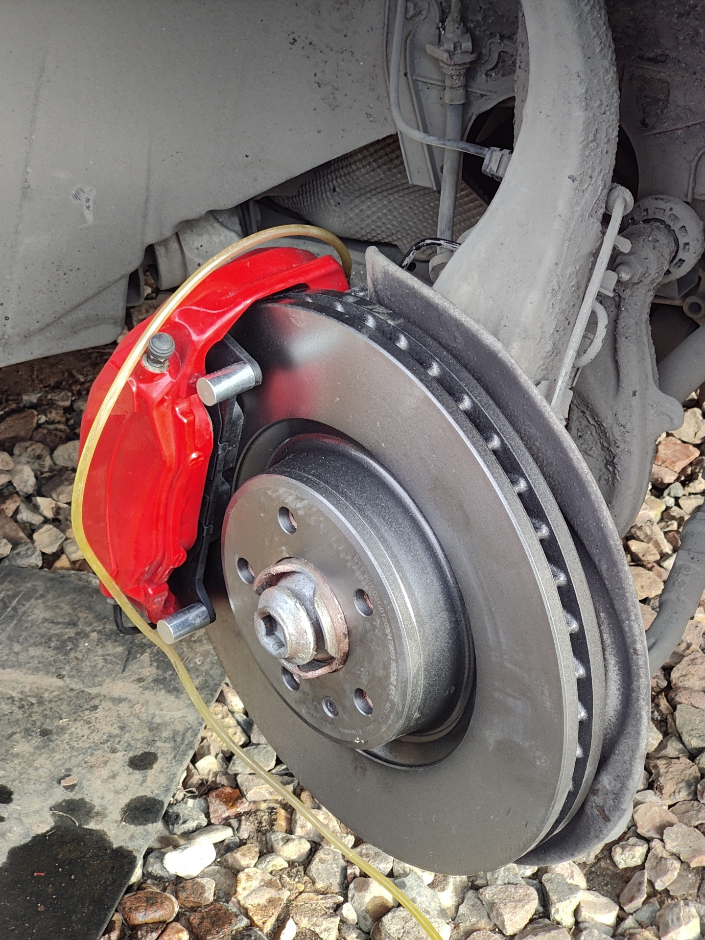 Новые тормоза 318/300 -> 338/330 — Audi A4 Avant (B9), 2 л, 2019 года ...