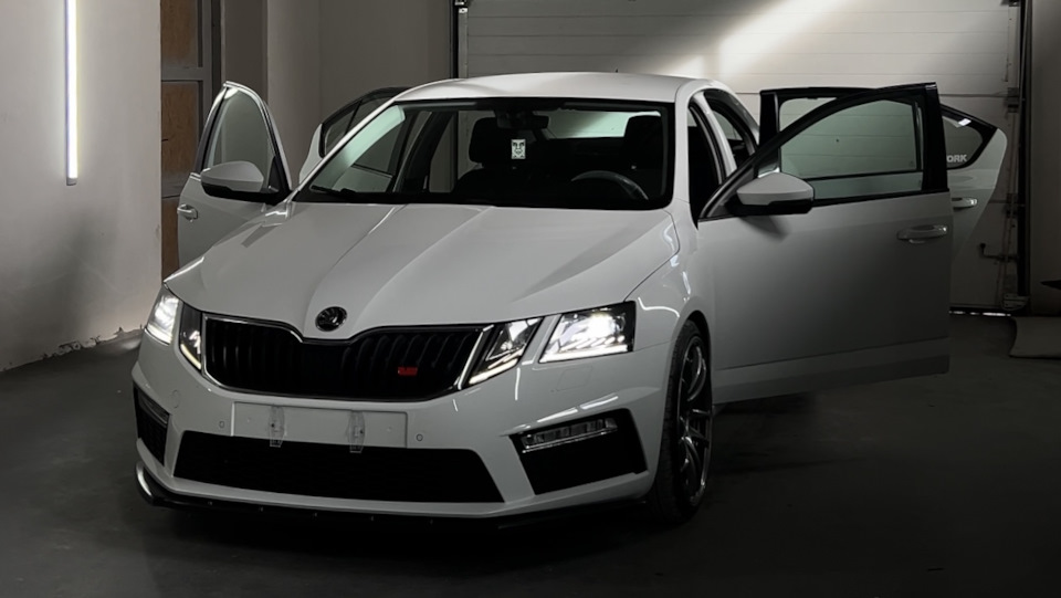 Атмосферная подсветка — Skoda Octavia A7 Mk3, 1,8 л, 2018 года ...