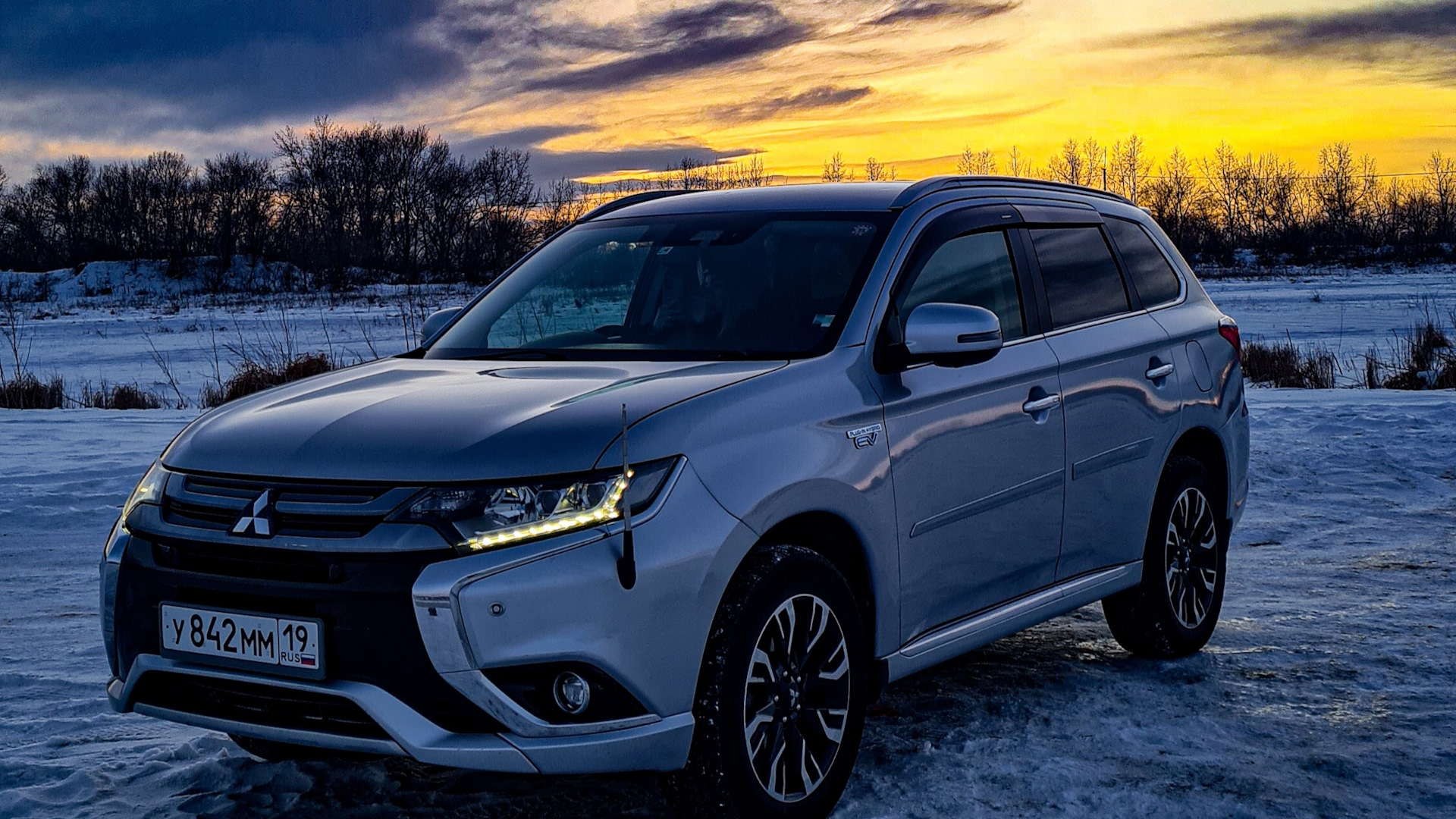 Mitsubishi Outlander PHEV 2.0 гибридный (Plug-in) 2017 | на DRIVE2