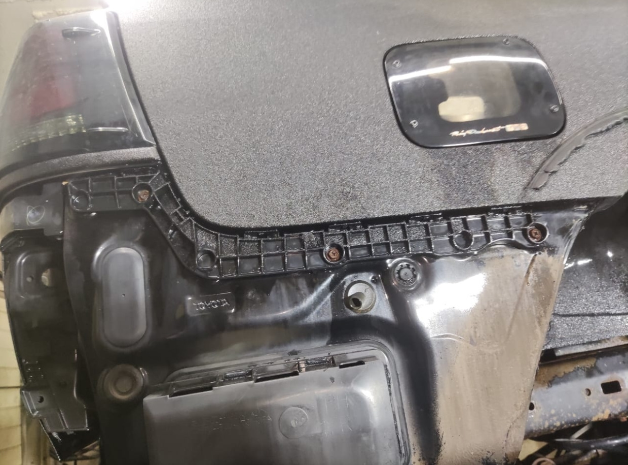 Замена крепления бампера — Toyota Land Cruiser 200, 4,5 л, 2011 года ...