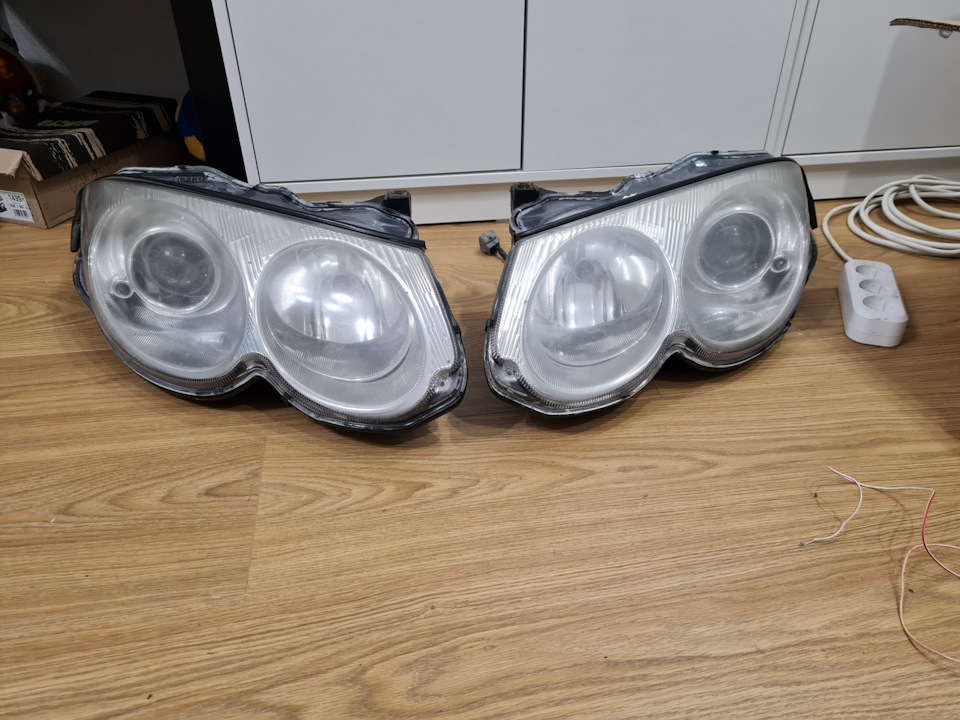 Замена линз в фарах на koito mono led dm004 — Chrysler 300M, 2,7 л ...