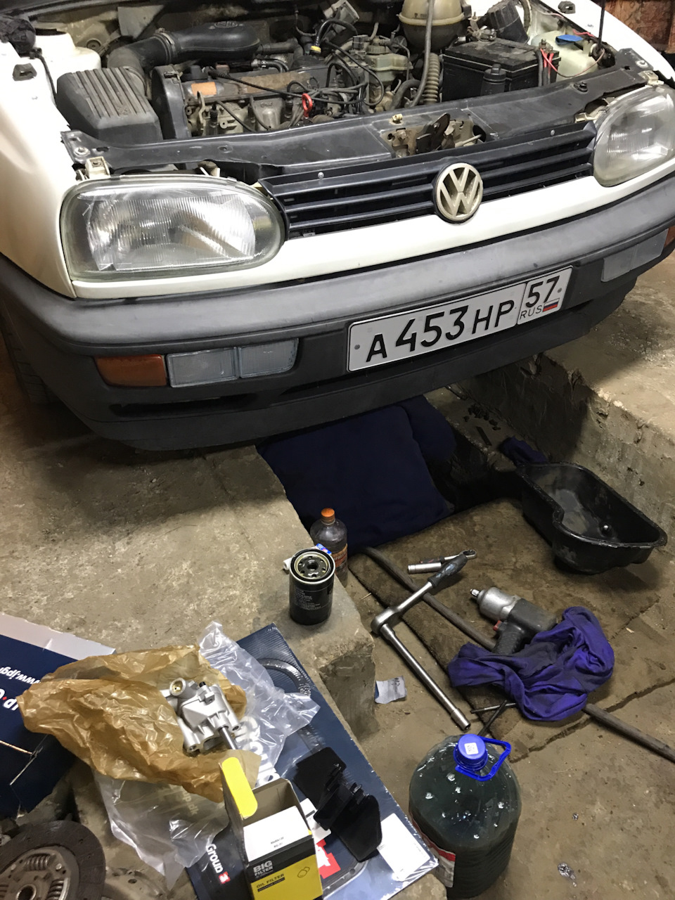 Замена масляного насоса — Volkswagen Golf Mk3, 1,8 л, 1993 года ...