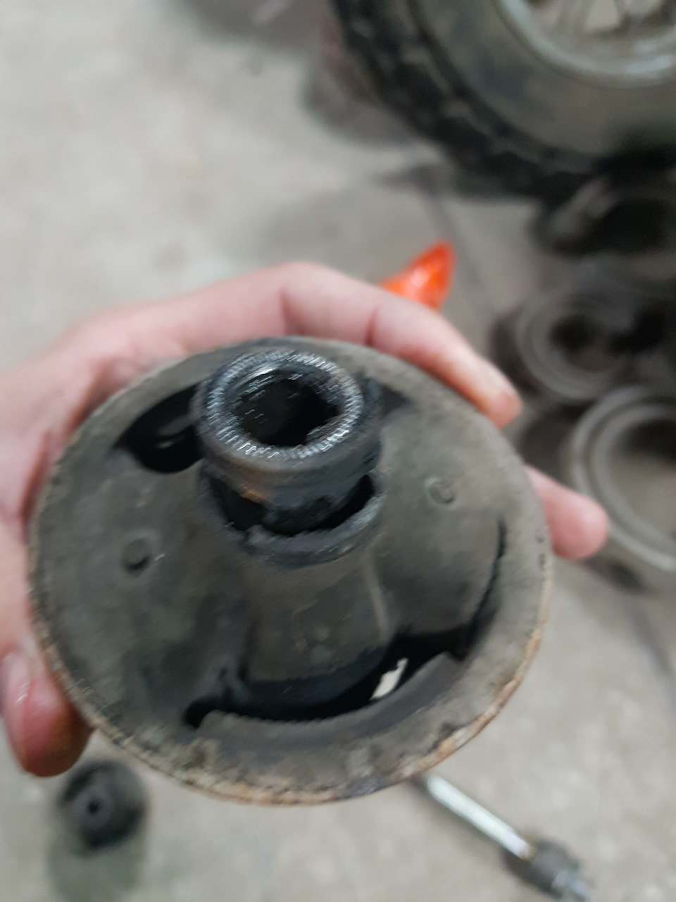 сайлентблоки передних рычагов аналоги Geely Emgrand EC7 FE-1 1.8 CVT ...