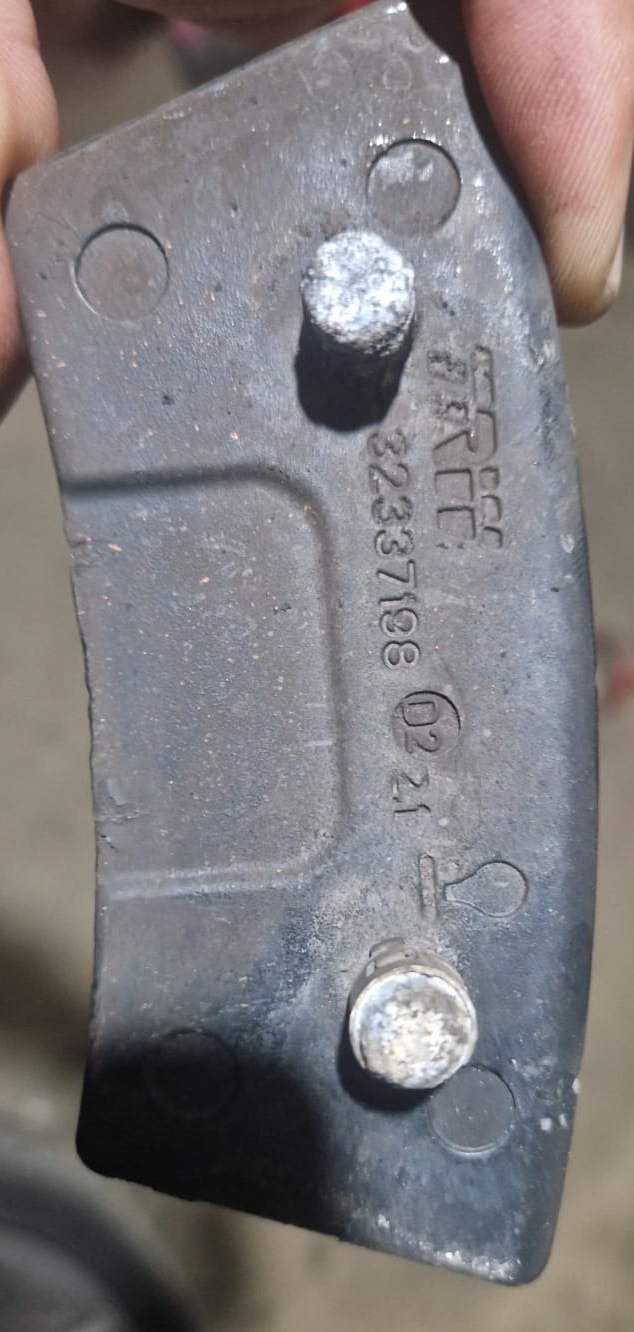 Замена колодок+стойки стабилизатора — Mercedes-Benz E-Class (W212), 1,8 ...