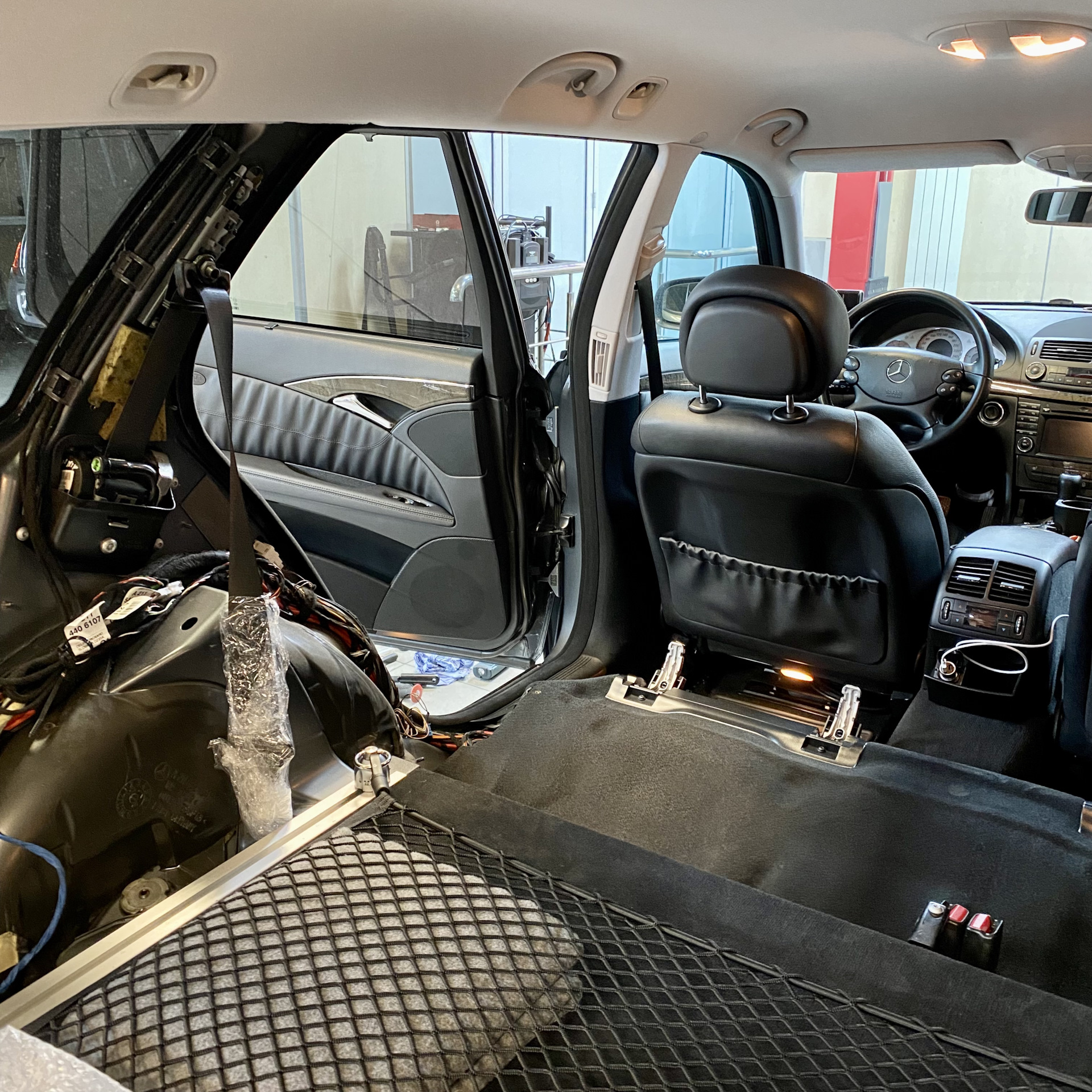 Задние аморты — Mercedes-Benz E-Class Estate (S211), 3 л, 2008 года ...