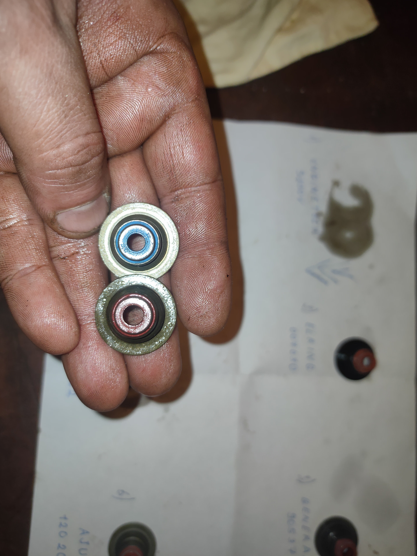 Сатурн Вуе, двс z22se, замена маслосъмных колпачков, выбор маслосъемных ...