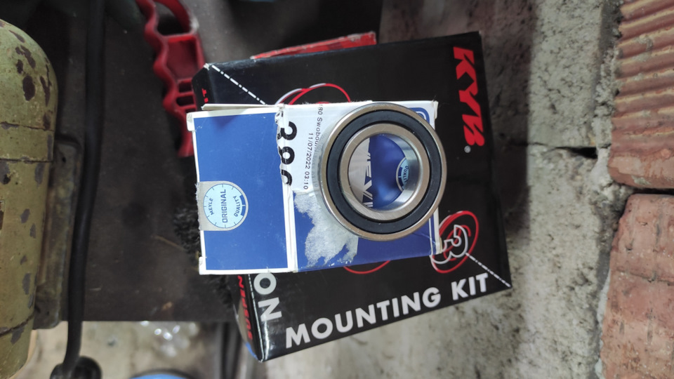 Замена передних тормозных дисков, колодок, промежуточного подшипника ...