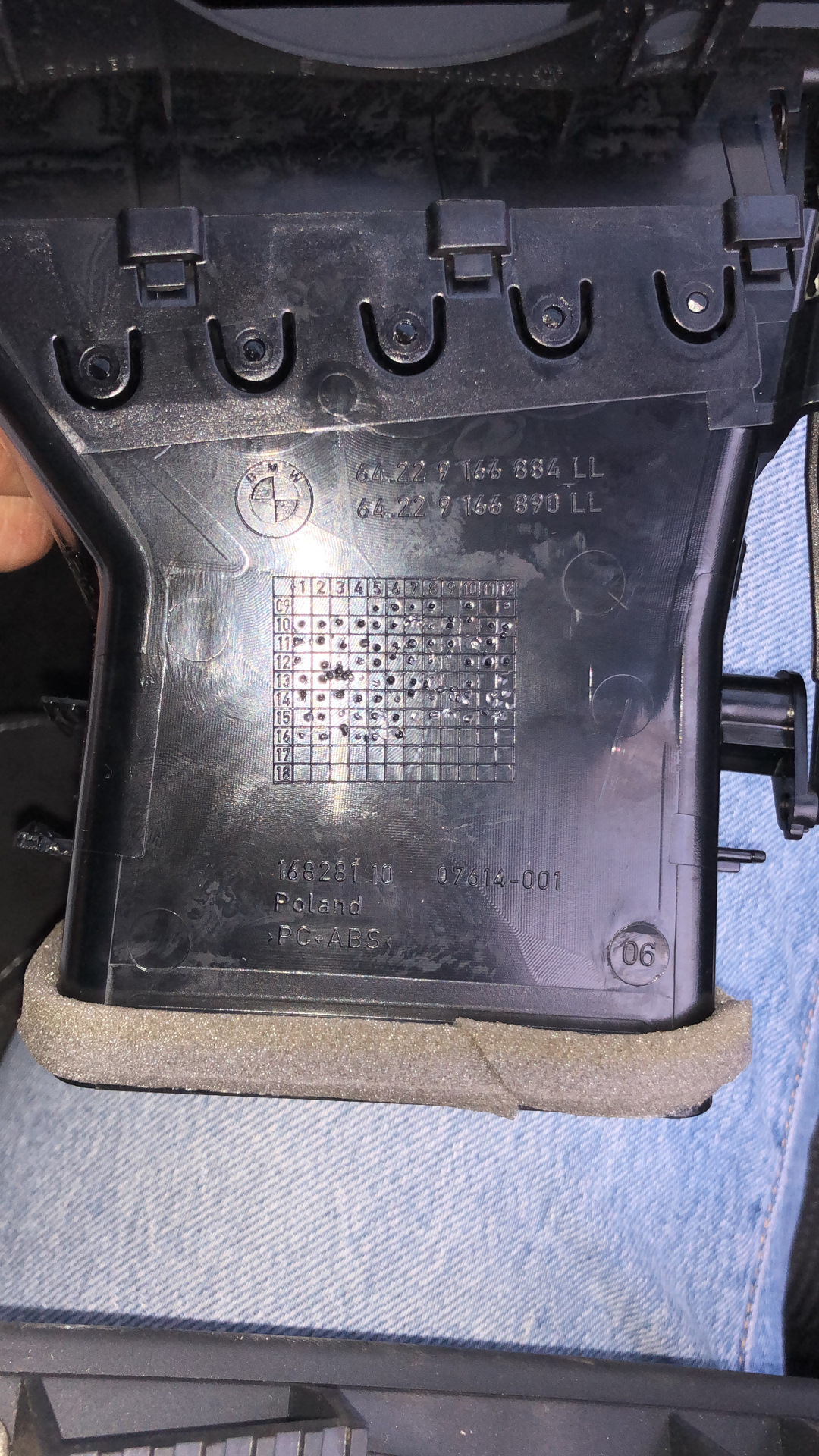 Заменил дефлектор воздушный салона — BMW 5 series (F10), 2 л, 2016 года ...