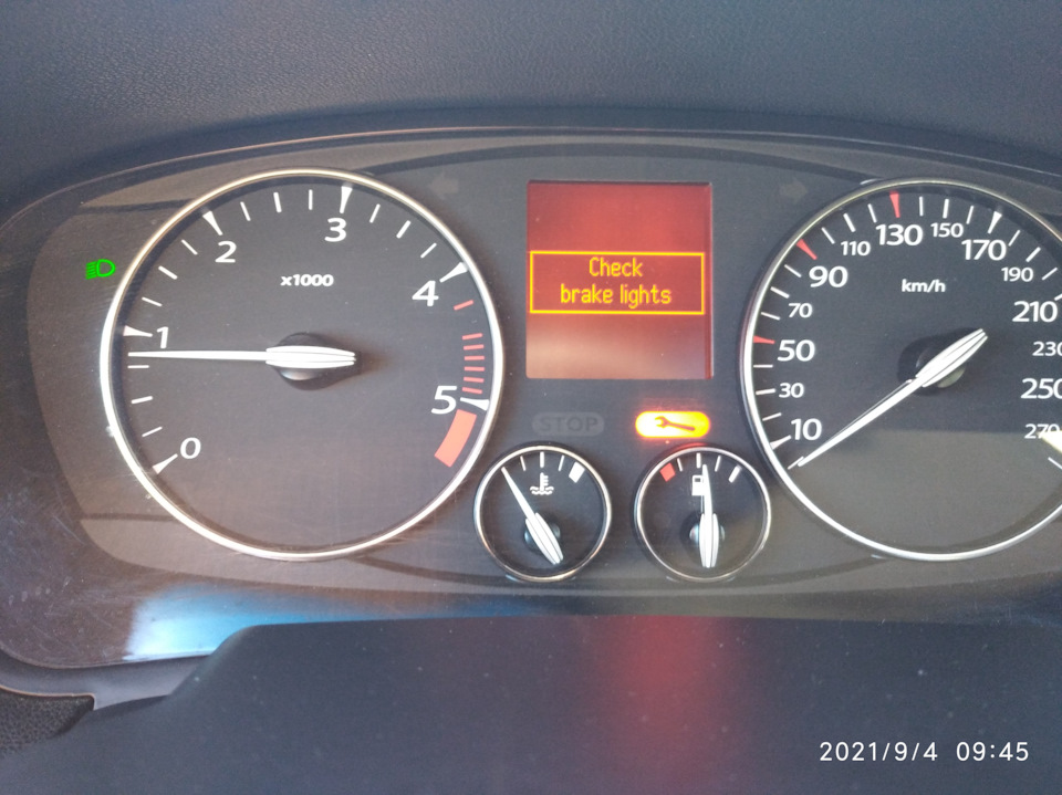 Check brake lights (3) Renault Laguna III — Renault Laguna III, 1,5 л ...