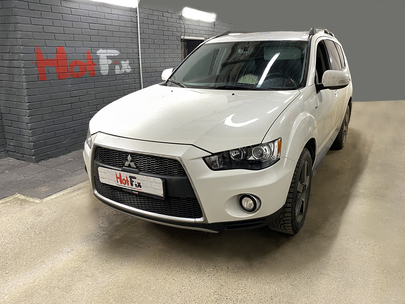 Mitsubishi Outlander XL — Светодиодные би-модули Gtr Zeus — HotFix на DRIVE2