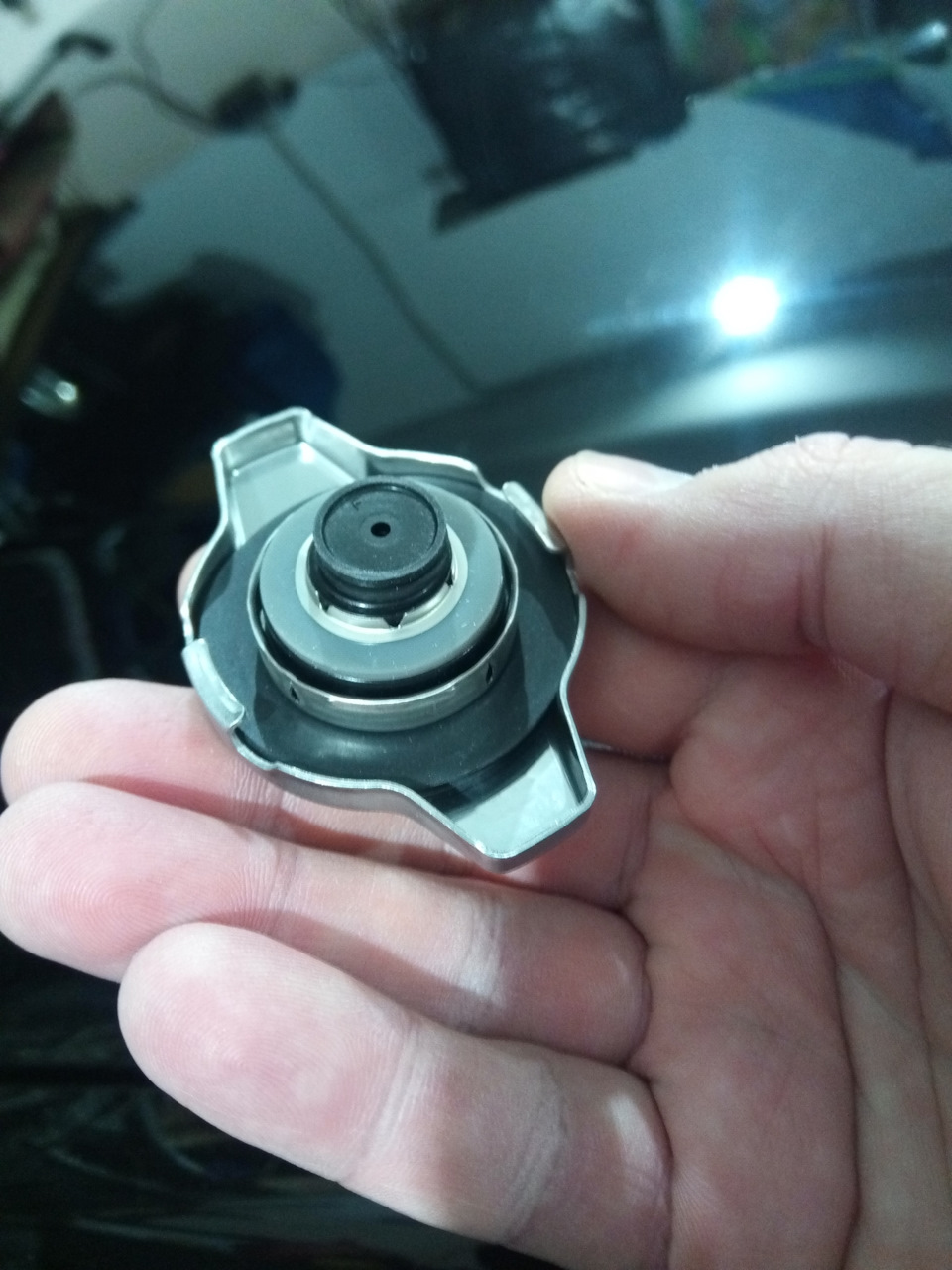 Крышка радиатора 0,9 — Toyota Highlander (XU20), 3,3 л, 2005 года ...