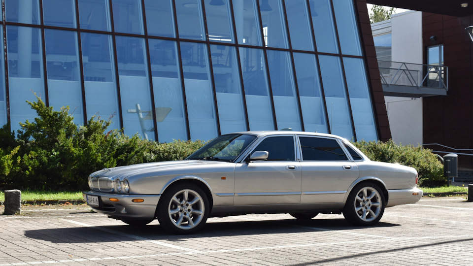 Красивое видео с Jaguar XJ — Jaguar XJ Mark 2, 4 л, 1998 года | видео ...