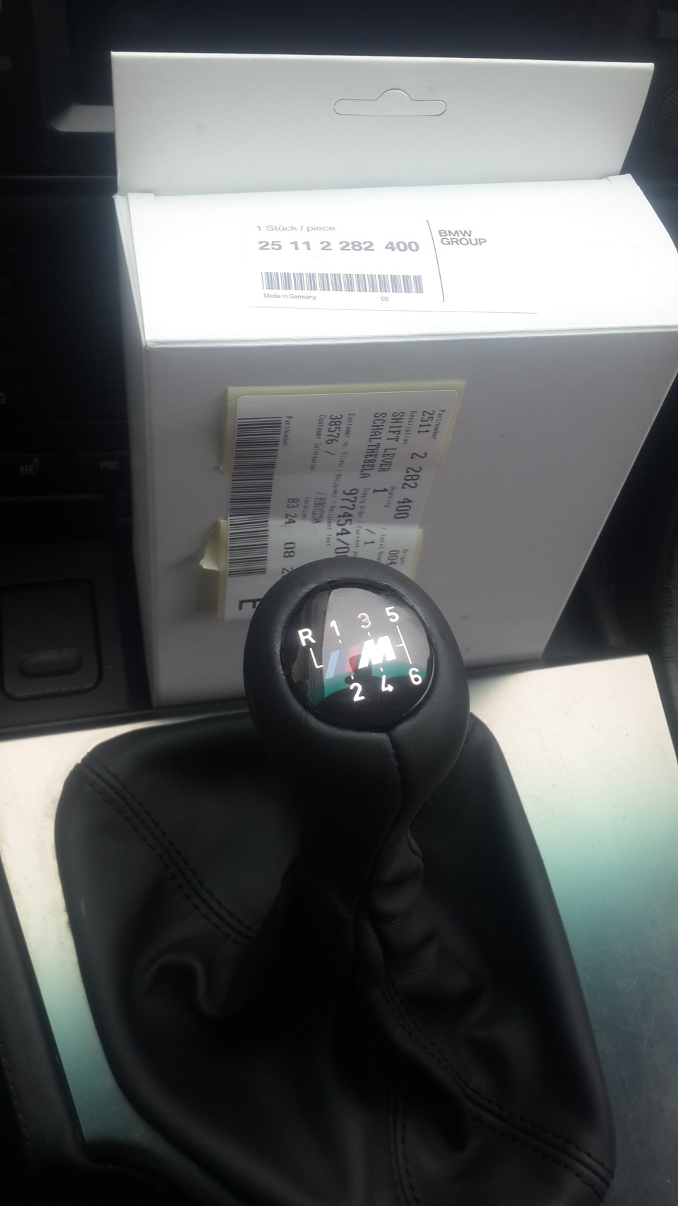 25112282400 Крышка рычага пер.передач кожа с подсв. BMW | Запчасти на ...