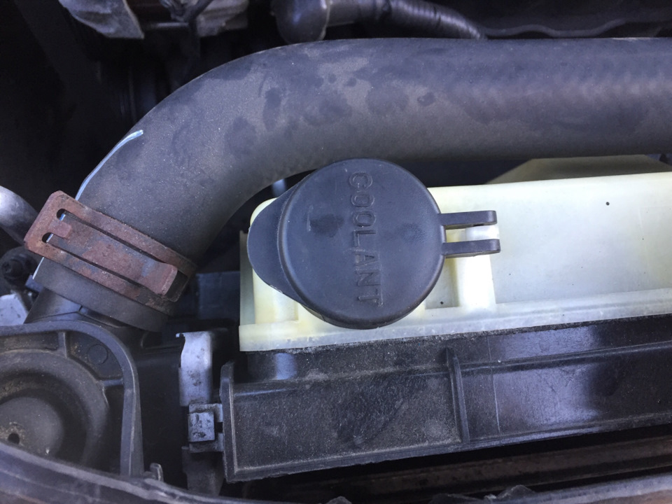 Прокладка крышки бочка радиатора — KIA Cerato (2G), 1,6 л, 2009 года ...