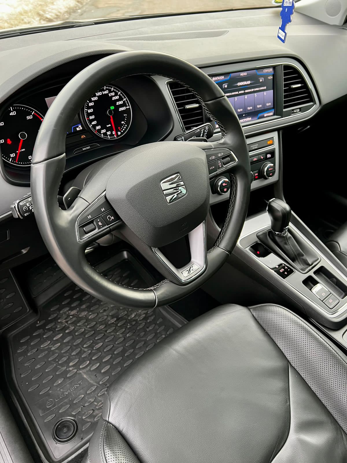 Динь?! Решено — SEAT Leon (Mk III), 2 л, 2019 года | наблюдение | DRIVE2