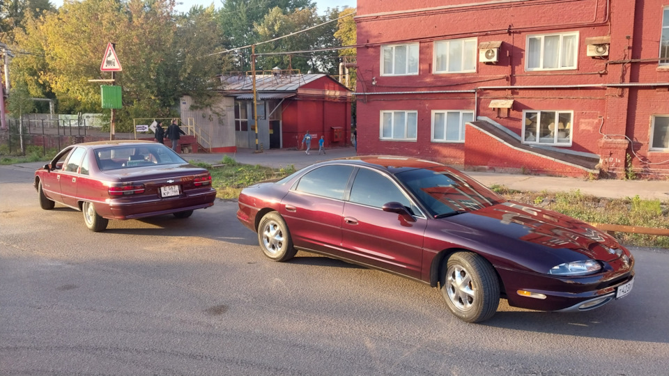Oldsmobile Aurora 1995 vs Chevrolet Caprice 1992 — Oldsmobile Aurora, 4 л, 1995 года ...