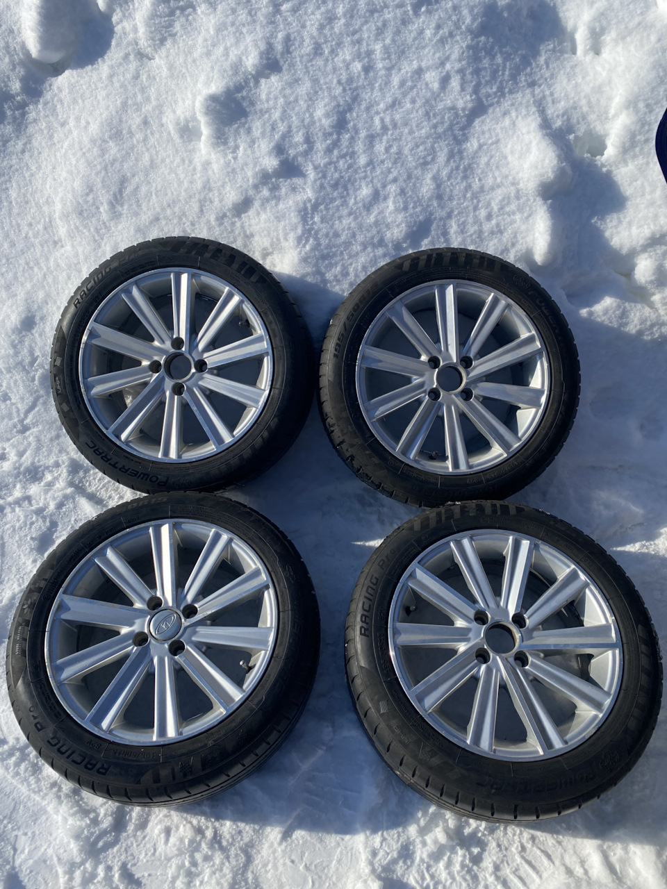 Камрики r15 — Lada Приора хэтчбек, 1,6 л, 2010 года | колёсные диски ...