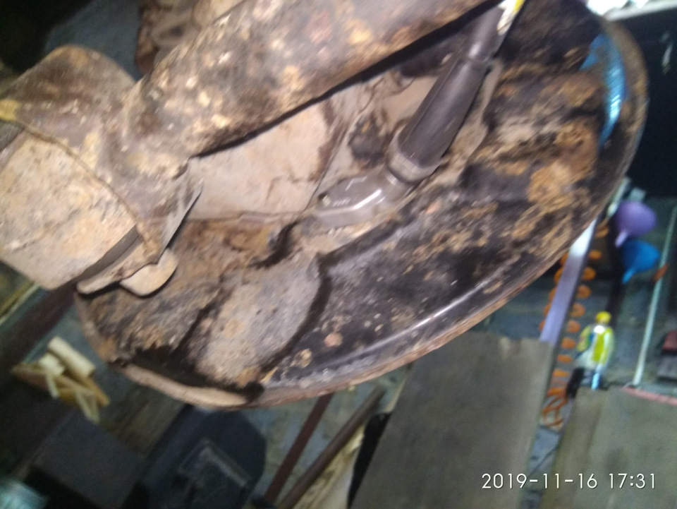 12. Ремонт стояночного тормоза. — Lexus RX (1G), 3 л, 2002 года ...