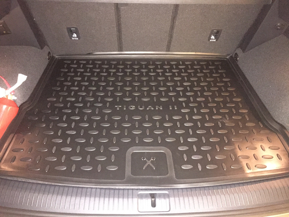 Коврик багажника Seintex — Volkswagen Tiguan (2G), 2 л, 2019 года ...