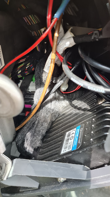 Установка Optim Apollo и антенны Union CB Phobos на VW T5 2013 год. — Volkswagen Caravelle (T5 ...