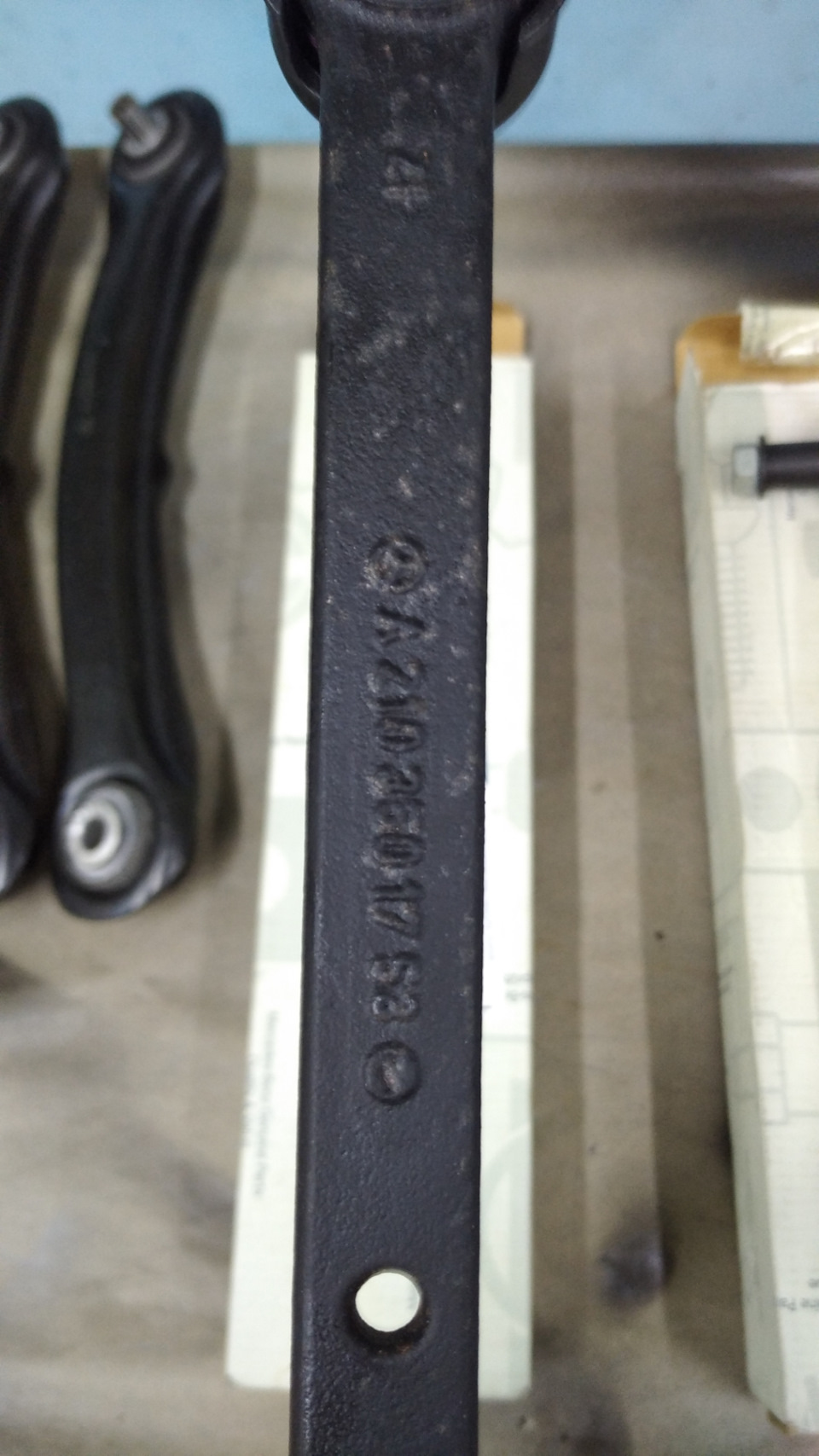 Небольшой запас запчастей — Mercedes-Benz E-Class (W210), 3,2 л, 1998 ...