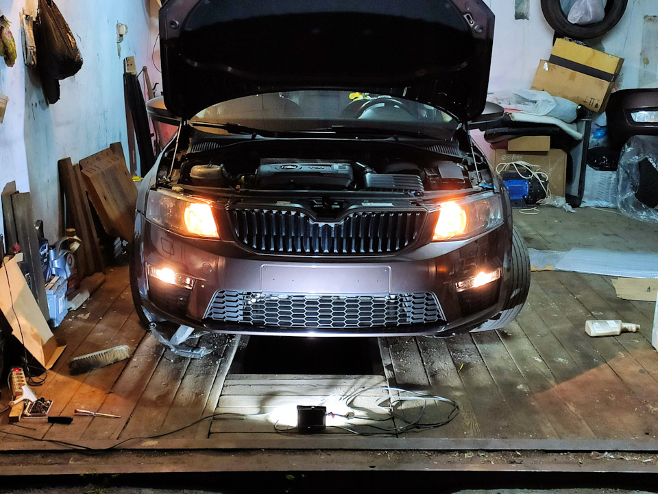 vRS бампер installed — Skoda Octavia Combi A7 Mk3, 1,8 л, 2016 года ...