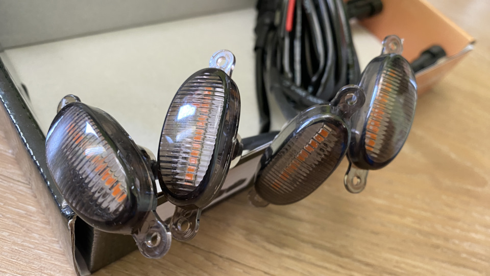Ходовые огни на решетку радиатора 4 шт 12V/24V на Toyota FJ Cruiser ...
