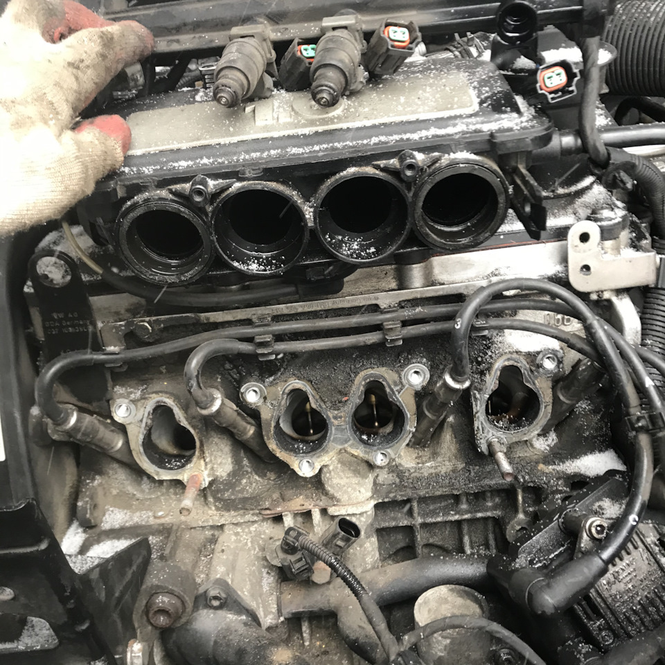 Замена прокладок впускного коллектора Golf 5 BSE — Volkswagen Golf Mk5 ...