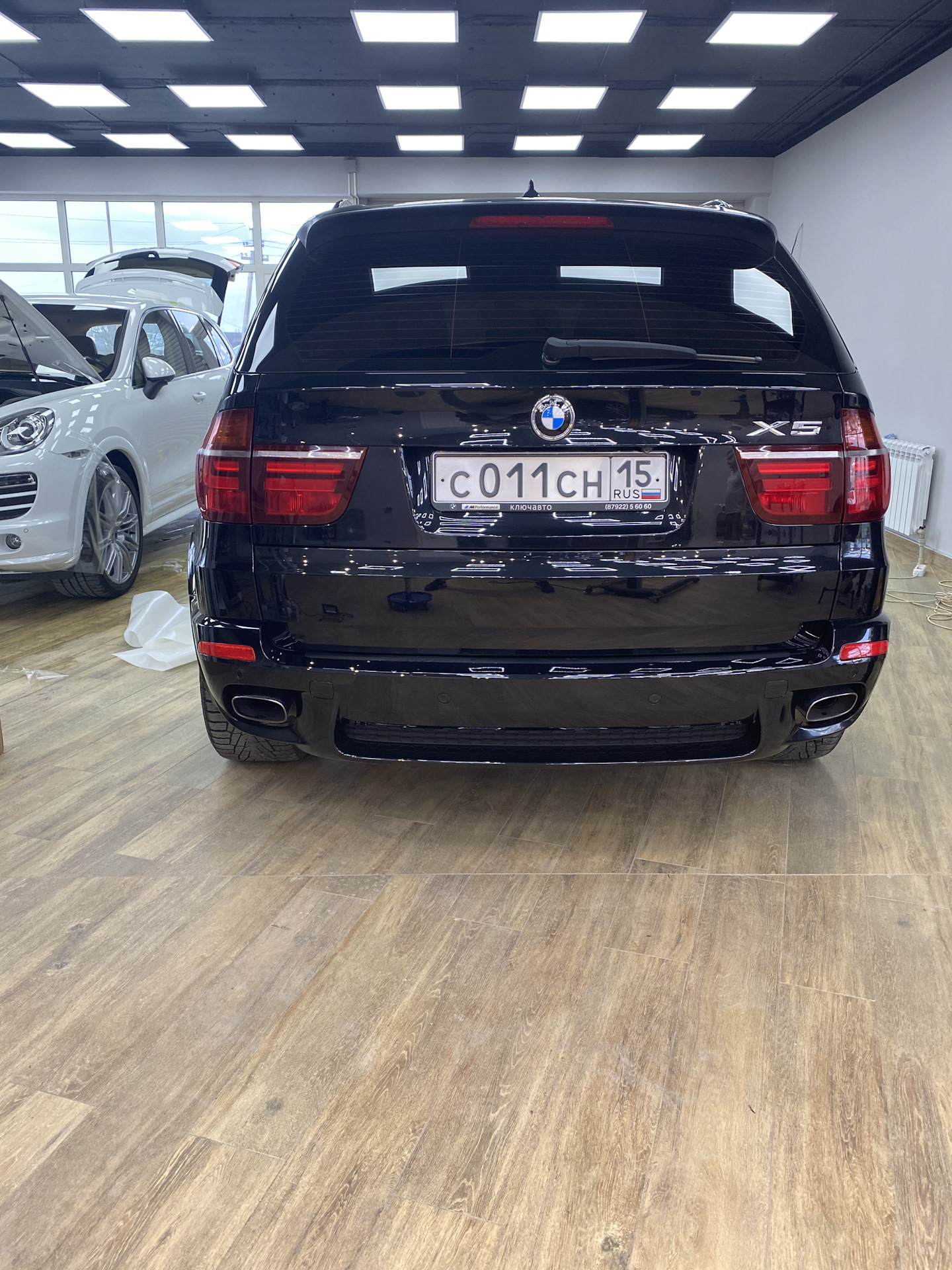 Чтобы не перепутали😀😀😀 — BMW X5 (E70), 4,4 л, 2012 года | стайлинг | DRIVE2