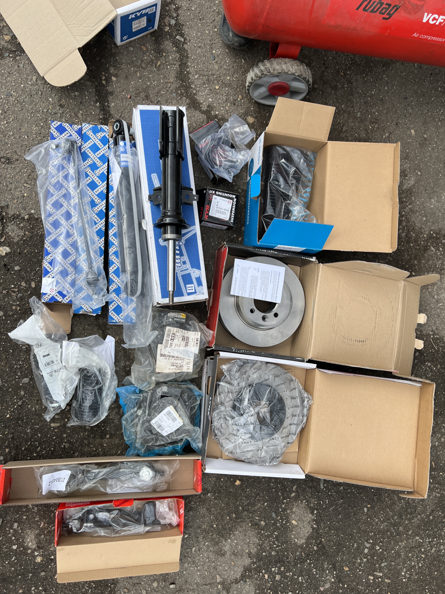 Ништяки, начало сборки — Renault Laguna I, 2 л, 1996 года | запчасти ...