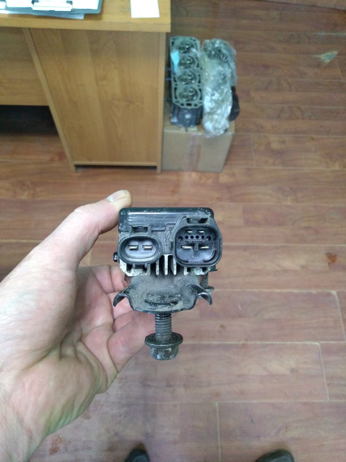 Бензонасос и блок управления бензонасосом. — Toyota Tundra (III), 5,7 л ...