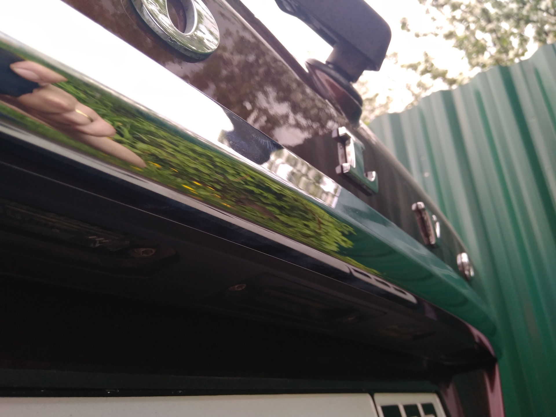 Замена молдинга двери багажника — Volvo XC60 (1G), 2,4 л, 2014 года ...