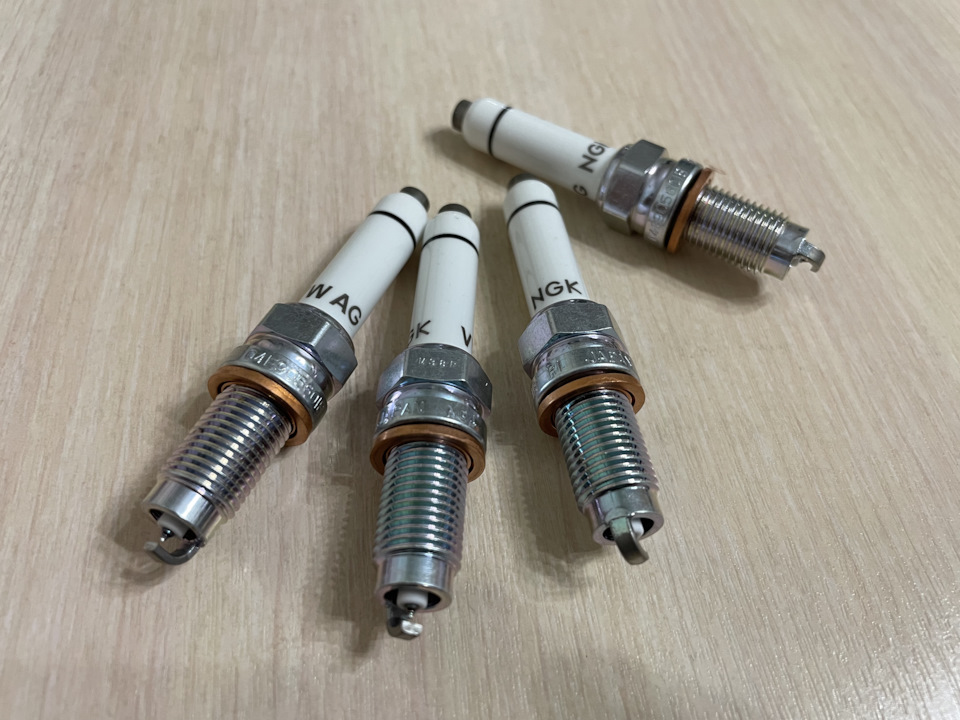 Свечи зажигания: 04E905601B — Volkswagen Golf Mk7, 1,4 л, 2013 года ...