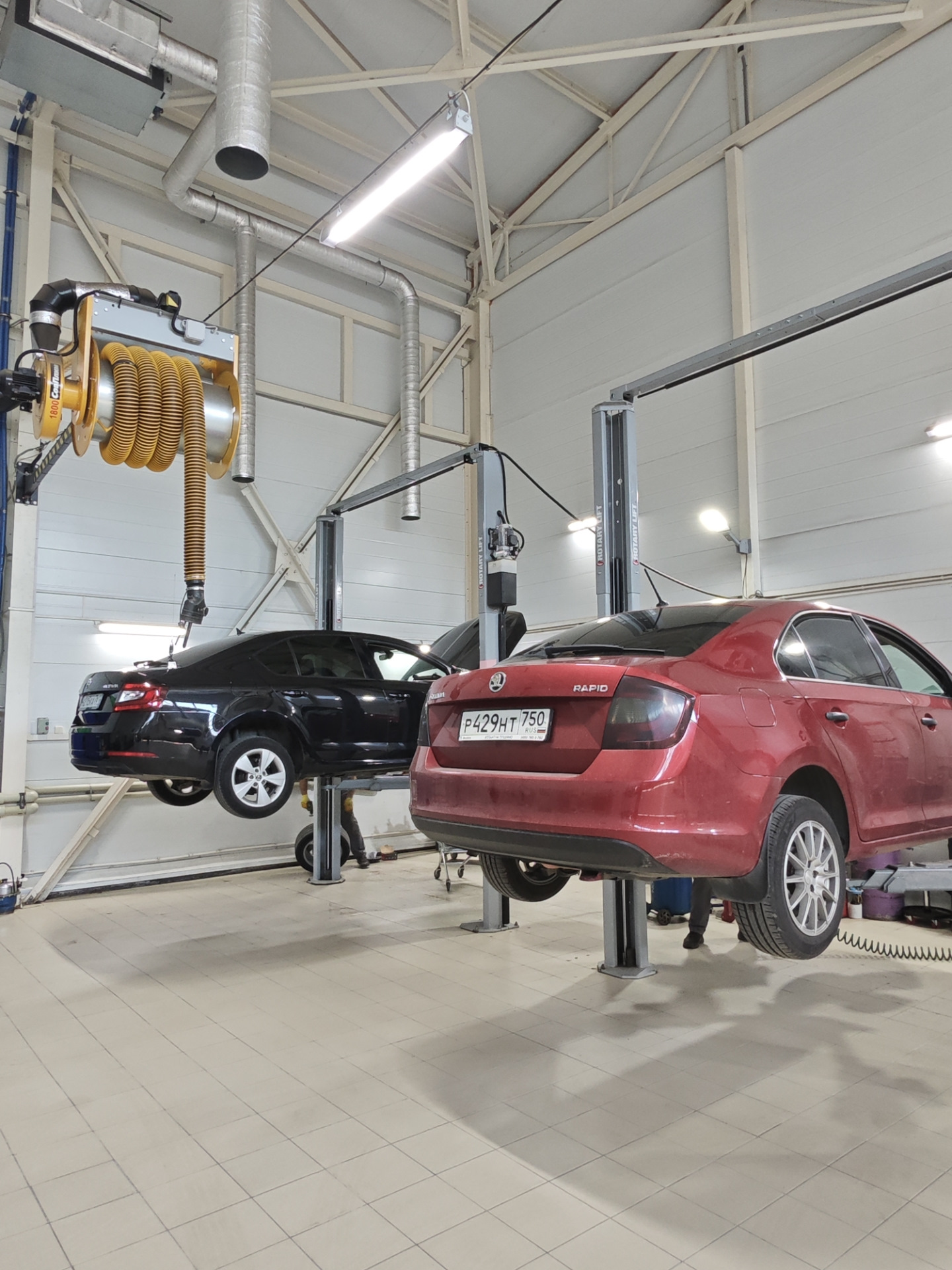 Тормозные диски Zimmerman и колодки Textar — Skoda Rapid (1G), 1,6 л ...