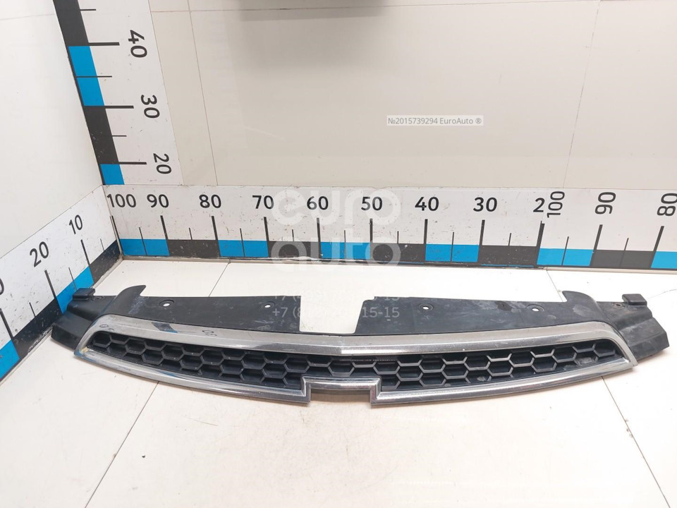 96981100 Решетка радиатора верхняя часть CHEVROLET Cruze 09- GM ...